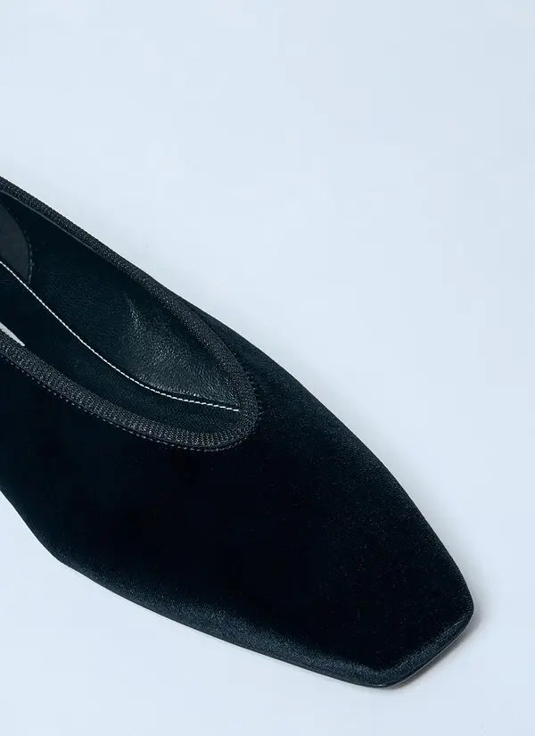 TOTEME Minimalist Velvet Ballerina Flats - Black