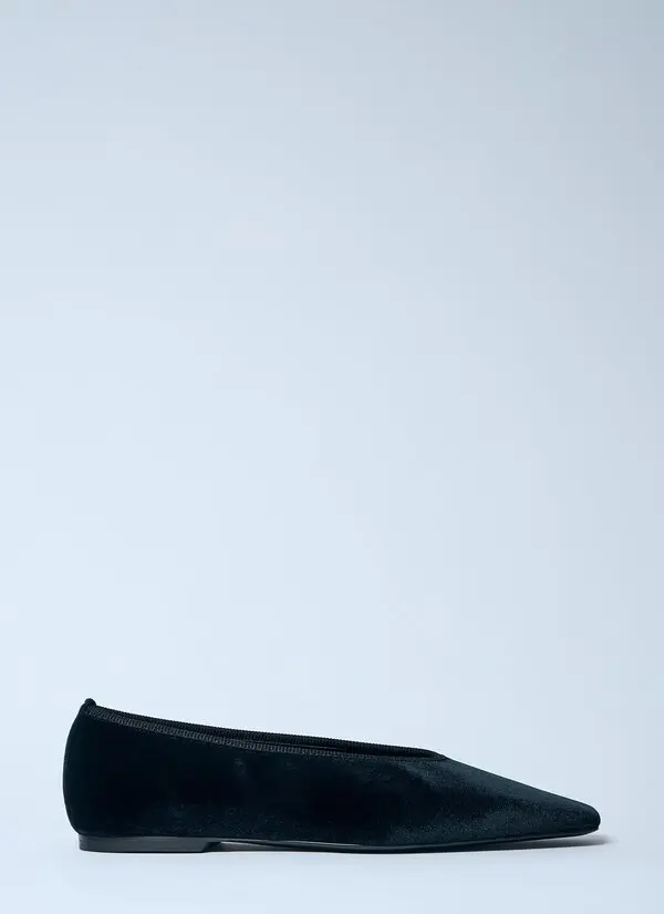 TOTEME Minimalist Velvet Ballerina Flats - Black