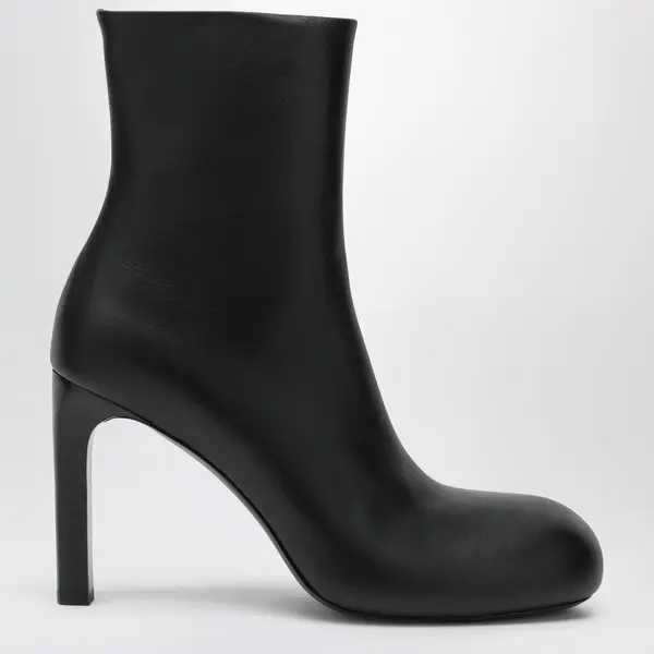 Balenciaga Fargo Ankle Boots In Leather - Black