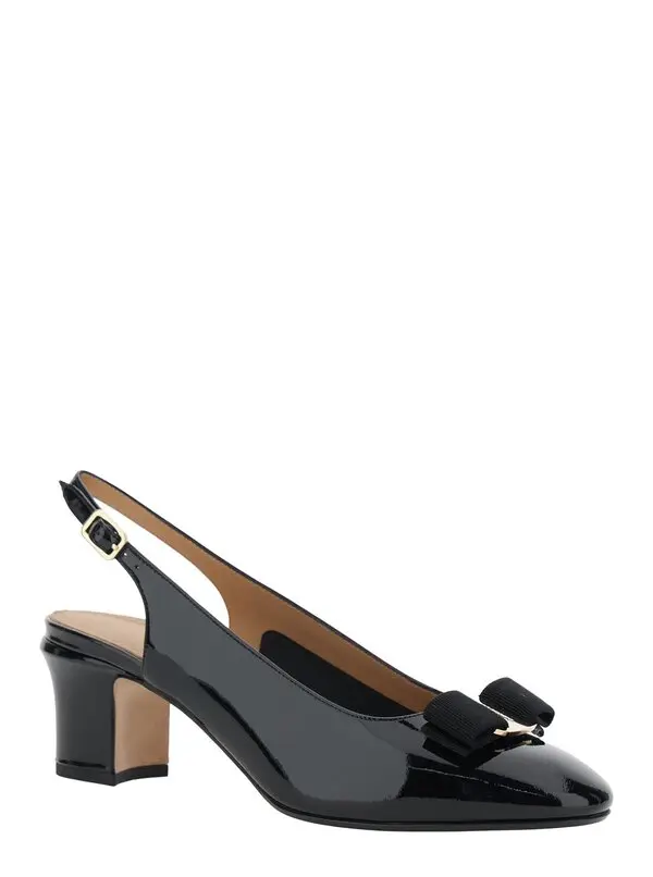 FERRAGAMO Vetty' Black Pumps With Logo Plate On The Front And Low Block Heel In Leather - Multicolor