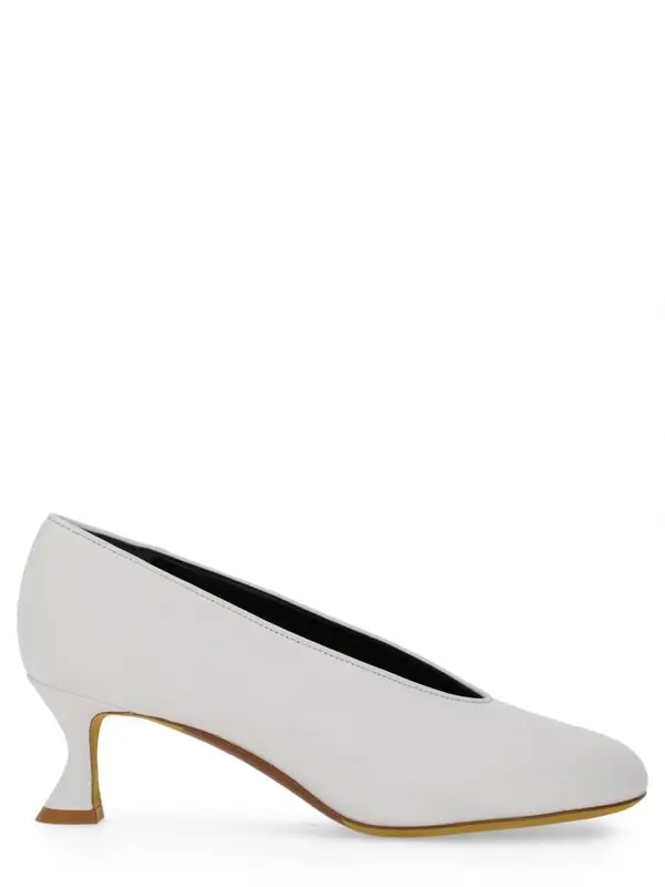 Moschino Decollete Duck Pumps - White