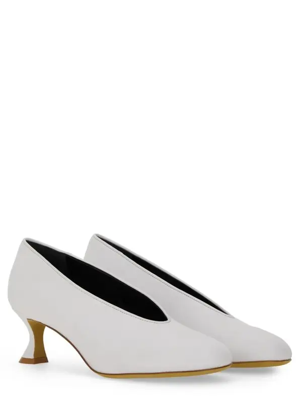 Moschino Decollete Duck Pumps - White