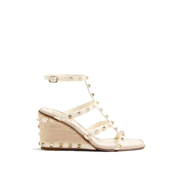 Valentino Garavani Rockstud Wedge Sandals - Cream