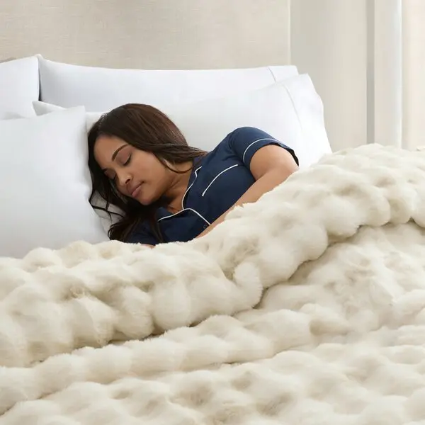 BROOKSTONE Bubble Faux Fur Heated Blanket, King