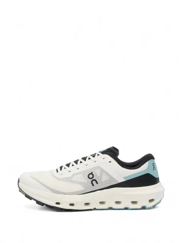 On Cloudvista 3 Sneakers - White