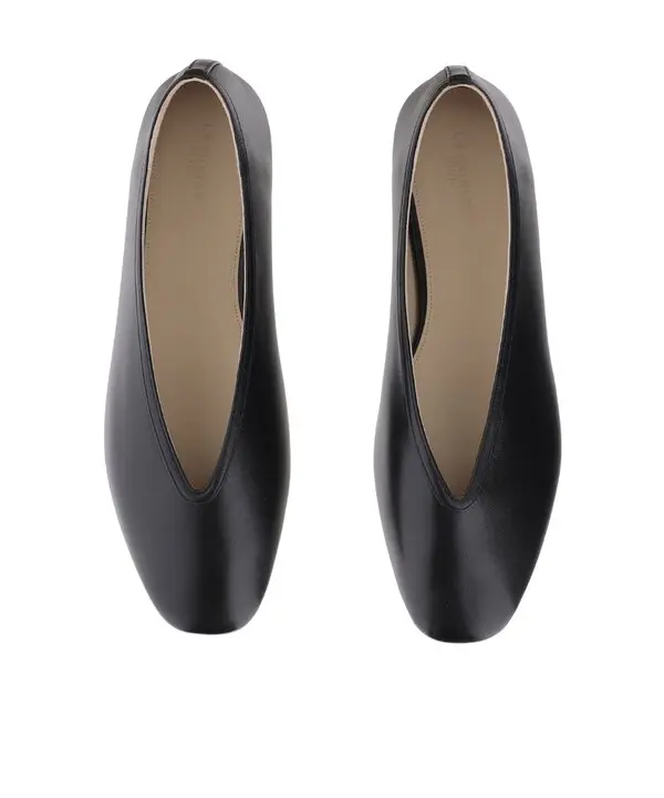 Le Monde Beryl Tapered Toe Leather Flat Shoes