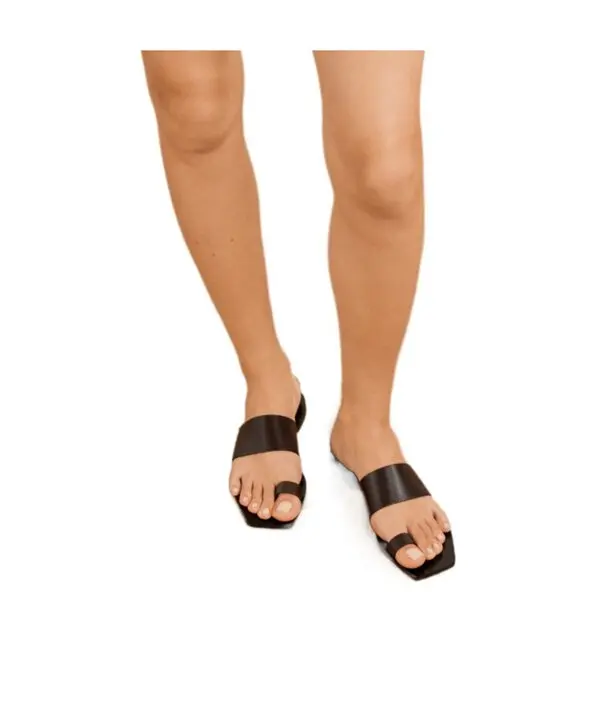AeydĒ Leather Flat Sandals