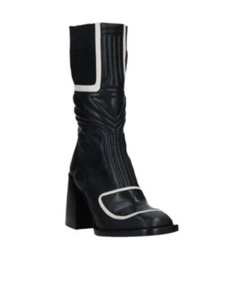 Chloé Minimalist Square-toe Ankle Boots
