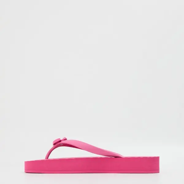 Gucci Solid Flat Sandals