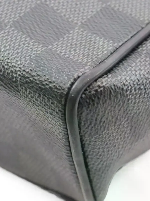LOUIS VUITTON 2017 Mm District Damier Graphite Shoulder Bag