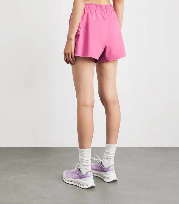On Train 3' Shorts