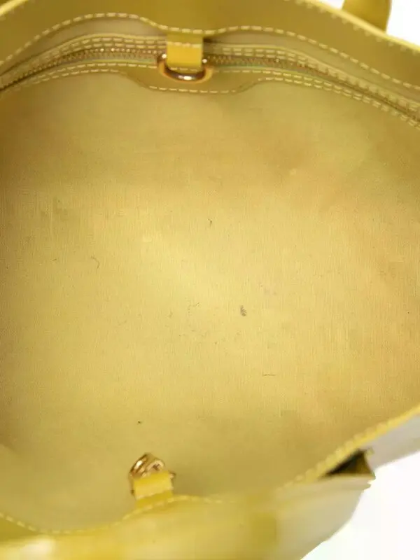 LOUIS VUITTON Monogram Vernis Wilshire Pm Handbag