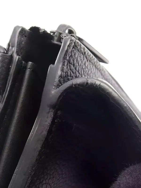 LOUIS VUITTON Zippy Aerogram Wallet