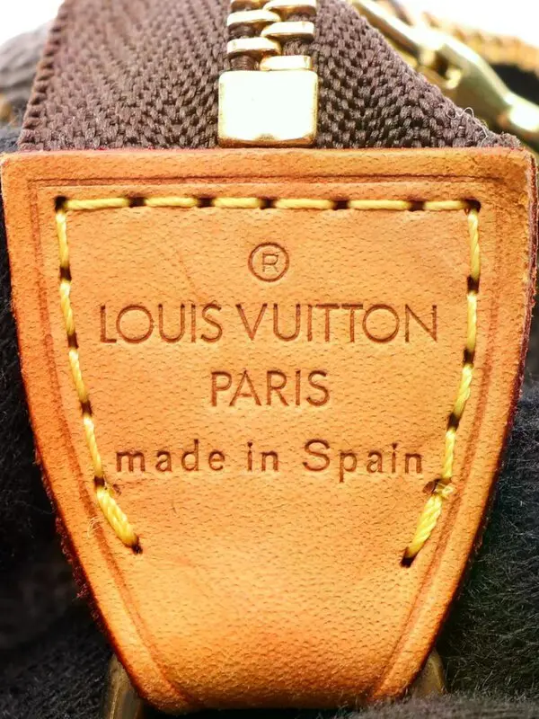 LOUIS VUITTON 2001 Monogram Pochette Accessoires Shoulder Bag