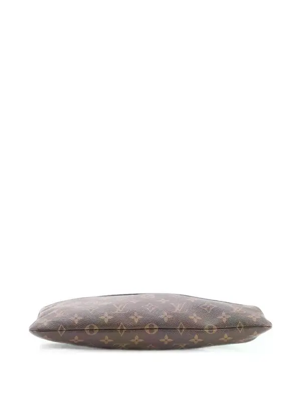 LOUIS VUITTON Etui Voyage Pouch Monogram Canvas Mm Clutch Bag - Brown