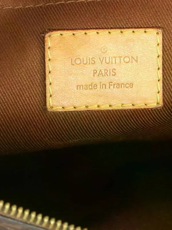 LOUIS VUITTON Etui Voyage Pouch Monogram Canvas Mm Clutch Bag - Brown