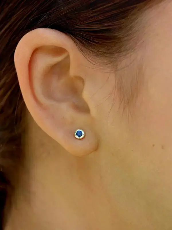 DOWER & HALL Dewdrop Sapphire Earrings - Silver