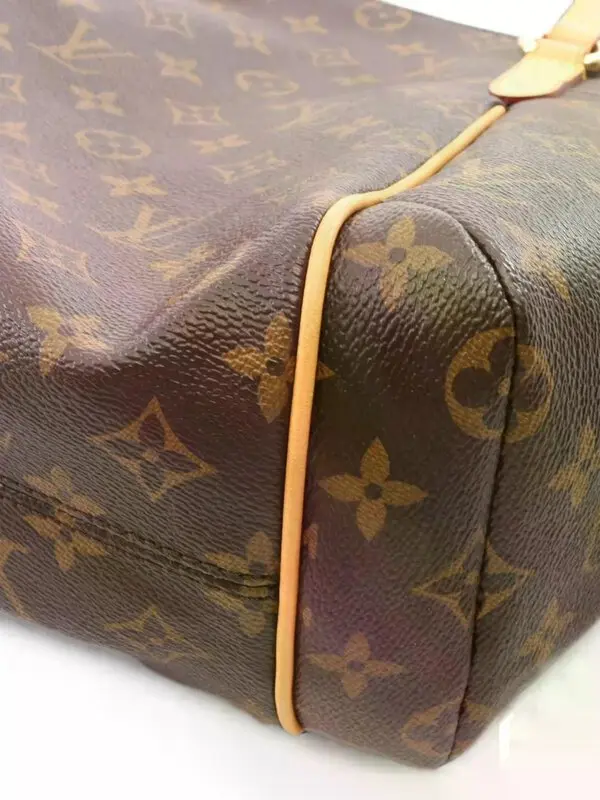 LOUIS VUITTON Monogram Canvas Totally Shoulder Bag