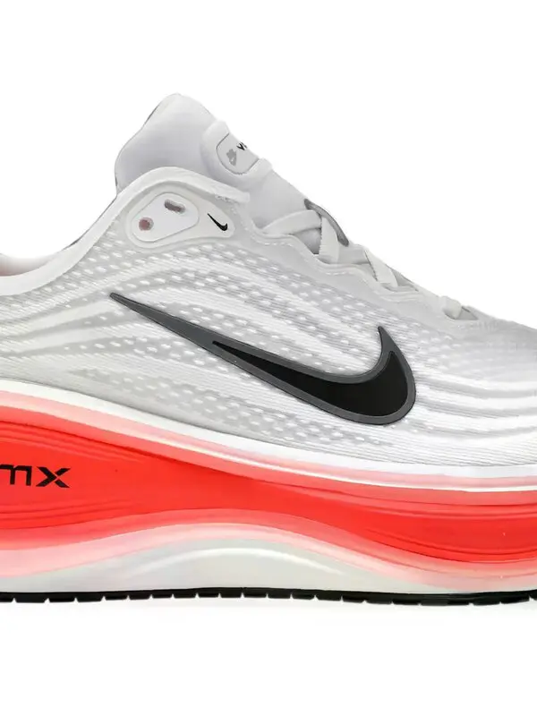 Nike Vomero Plus Sneakers