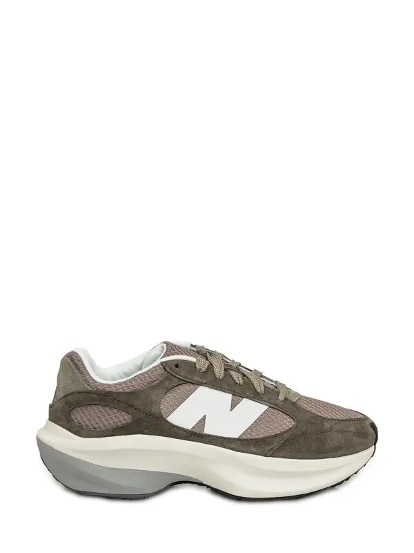 NEW BALANCE Premium Sneakers - Green