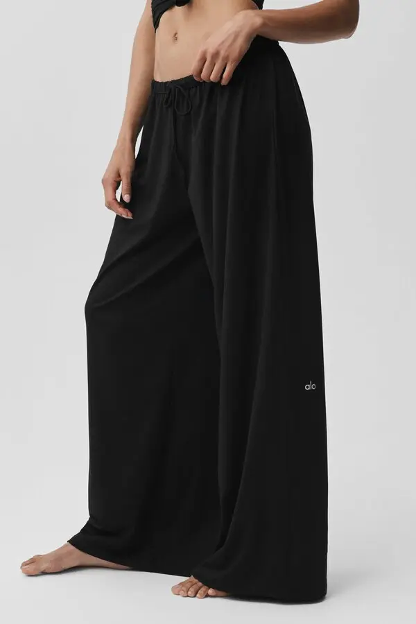 Alo Yoga Mid-rise Finesse Wide Leg Sweatpant - Black