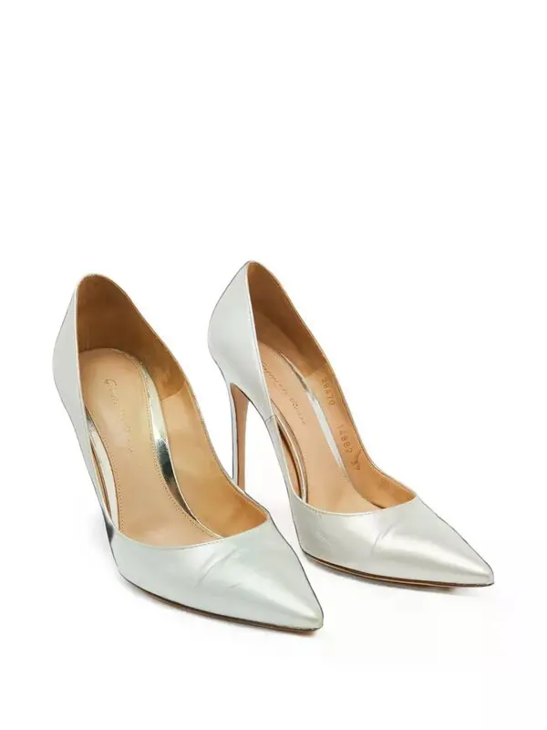 GIANVITO ROSSI Pointed-toe Pumps - Silver