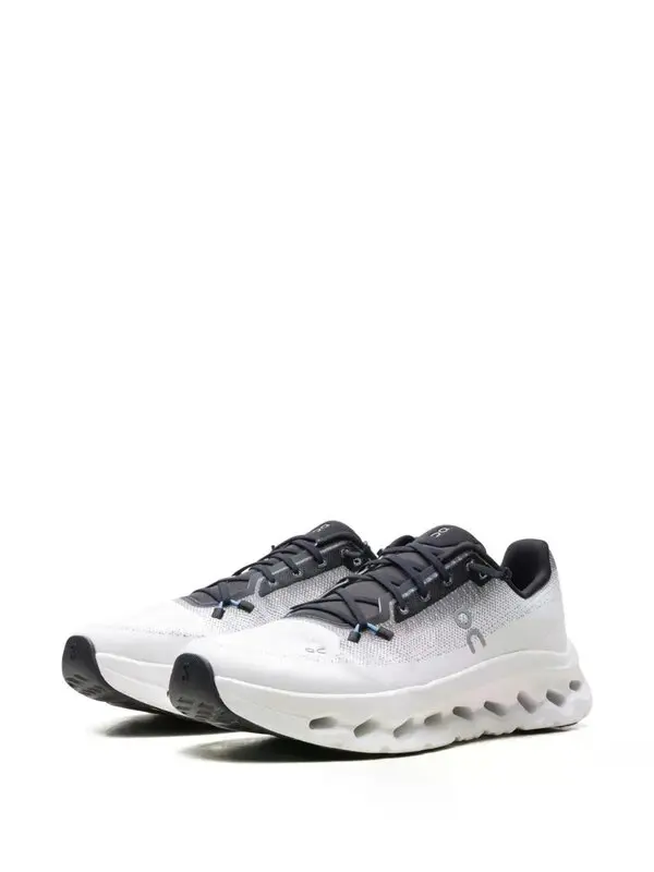 On Cloudtilt Sneakers - White