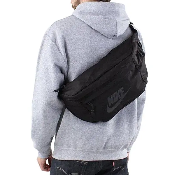 Nike Tech Hip Pack