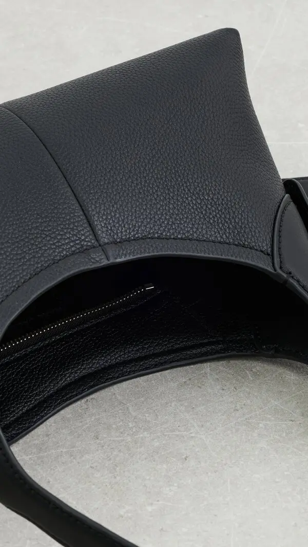 Marc Jacobs The Small Belted Sack Shoulder Bag - Black