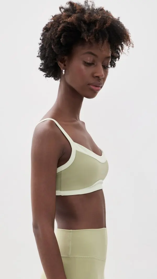FORM Scoop Contrast Bra - Matcha/sage