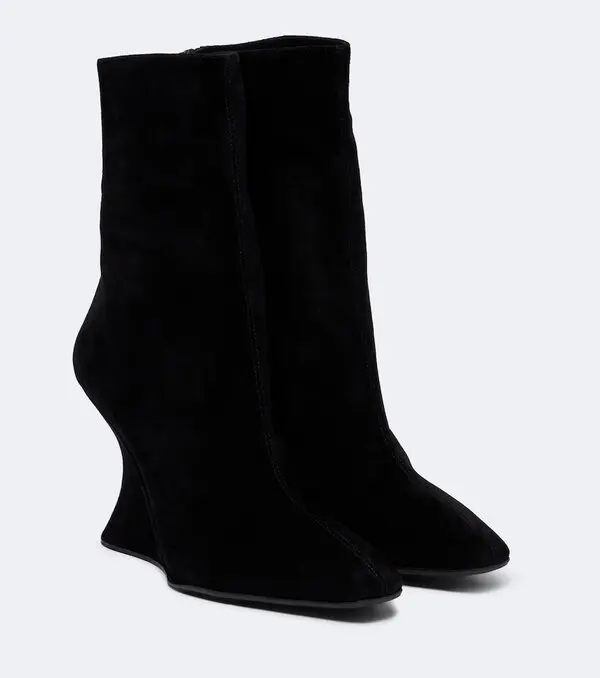 AQUAZZURA Amore Suede Wedge Ankle Boots - Black