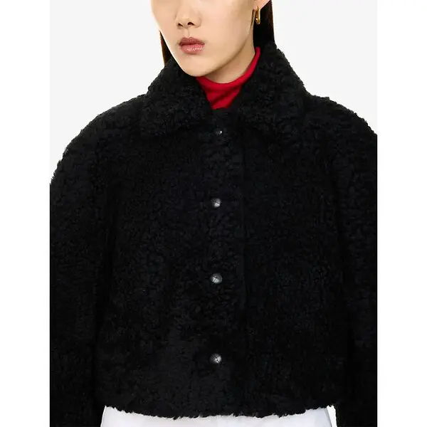 ROHE FRAMES Collared Cropped Shearling Jacket