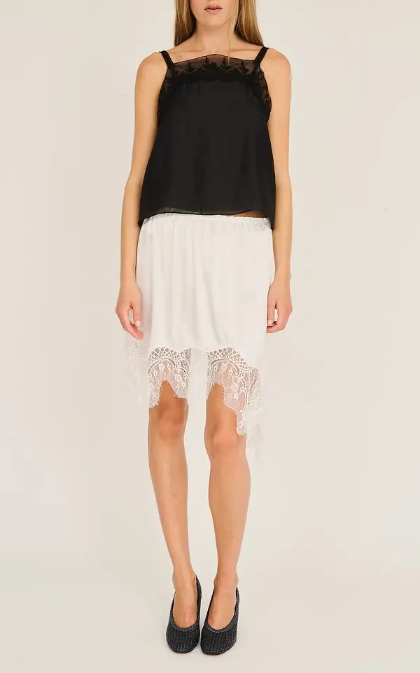 THE GARMENT Gilian Flower Top - Black