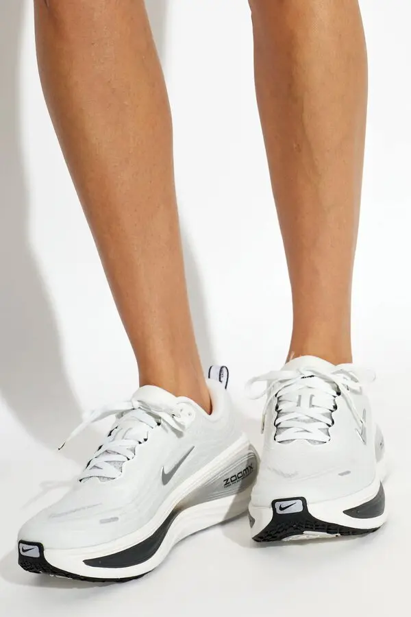 Nike Vomero Plus Ess' Sports Shoes - White