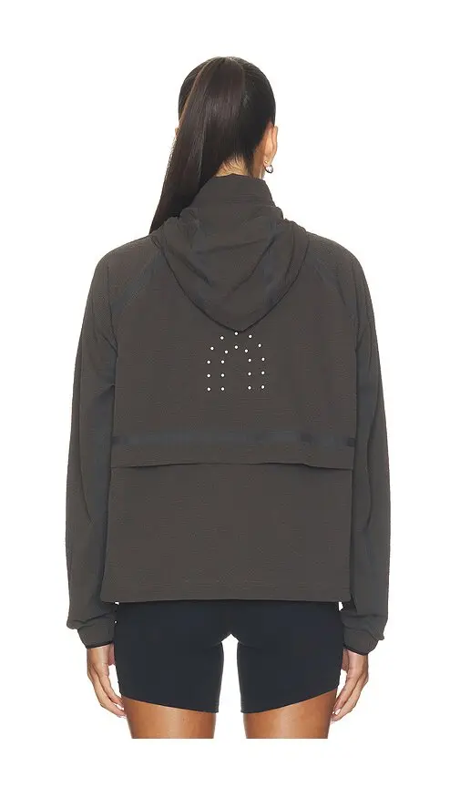 On Performance Volt Jacket In Chocolate