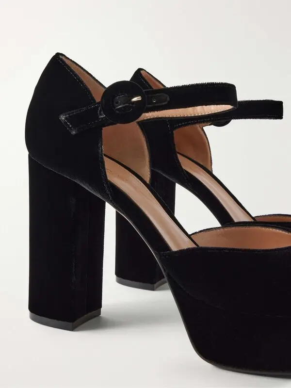 GIANVITO ROSSI 70 Velvet Pumps