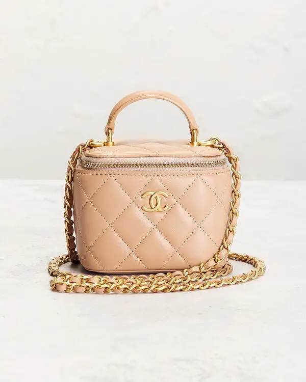 FWRD RENEW Chanel Lambskin Mini Classic Vanity Case - Pink