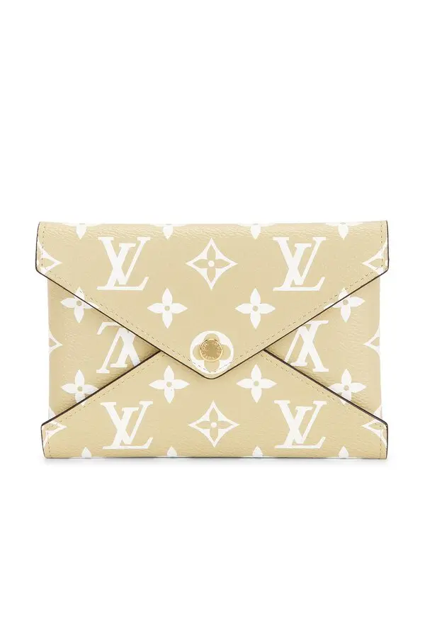 LOUIS VUITTON Limited Edition Monogram Giant Kirigami Mm Pochette