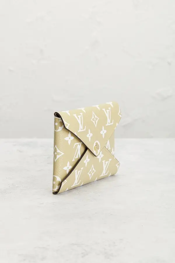 LOUIS VUITTON Limited Edition Monogram Giant Kirigami Mm Pochette