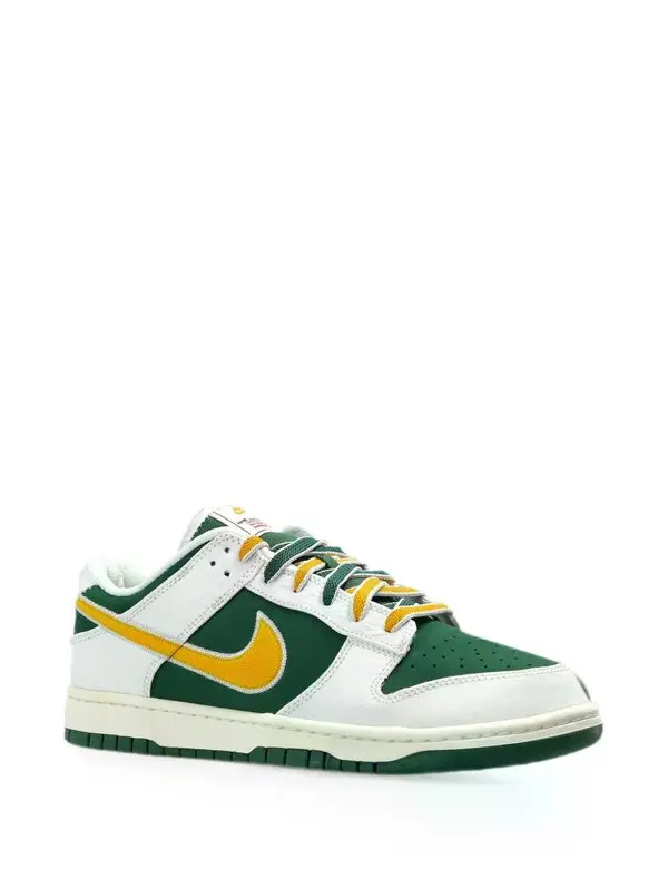 Nike Dunk Low Retro Sneakers - White