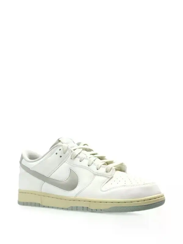 Nike Dunk Low Retro Premium Sneakers - White