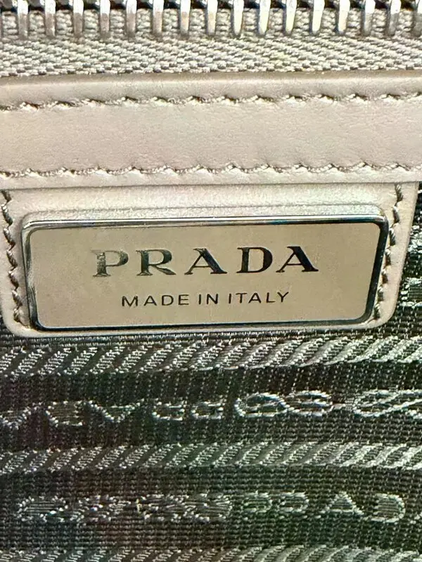 Prada 2013-2026 Vitello Daino Crossbody Bag