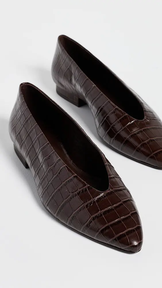 REFORMATION Calista Flats