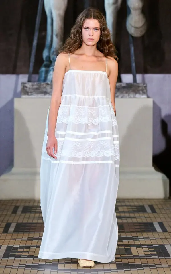THE GARMENT Freya Silk Show Dress