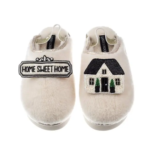 LAINES LONDON Flatform Cloud Slippers With Home Sweet Home Brooches Cream