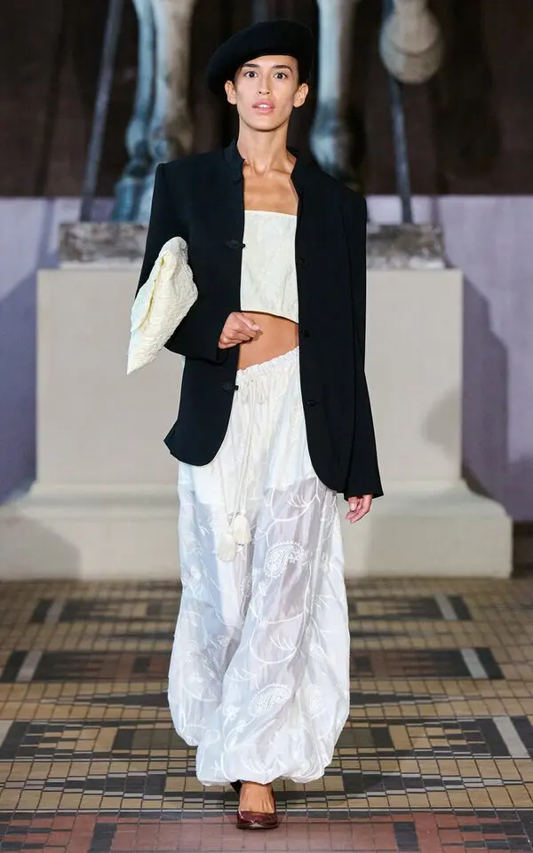 THE GARMENT Aria Show Top