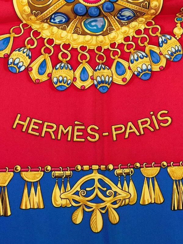 Hermès 1990-2010 Parures Des Sables Silk Scarf 90 Scarves