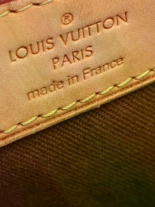 LOUIS VUITTON 2009 Monogram Batignolles Horizontal Tote Bag