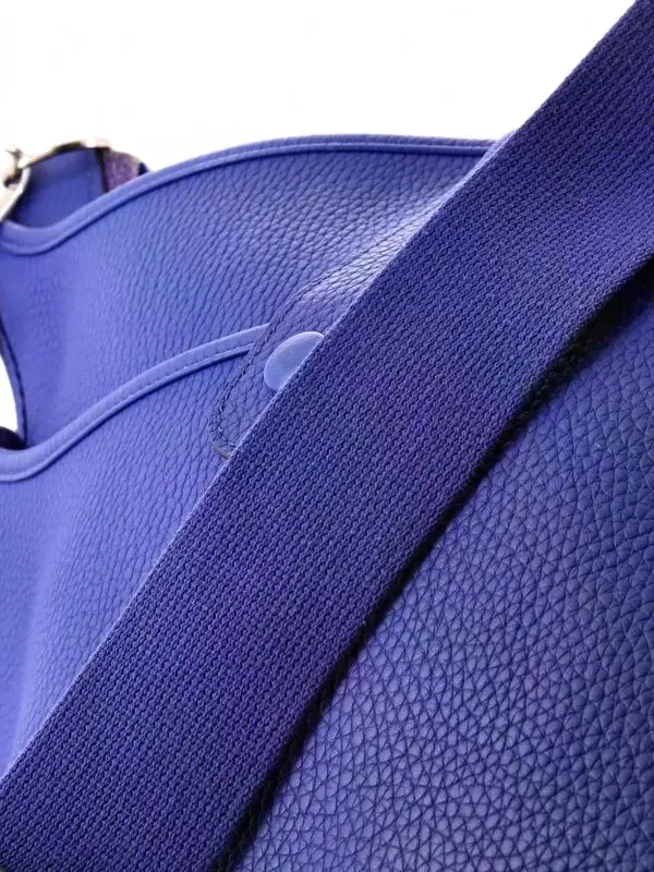 Hermès Evelyne Bag Gen Iii Clemence Gm Cross Body Bag - Blue