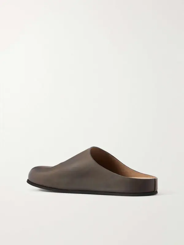 COMMON PROJECTS Leather Clogs